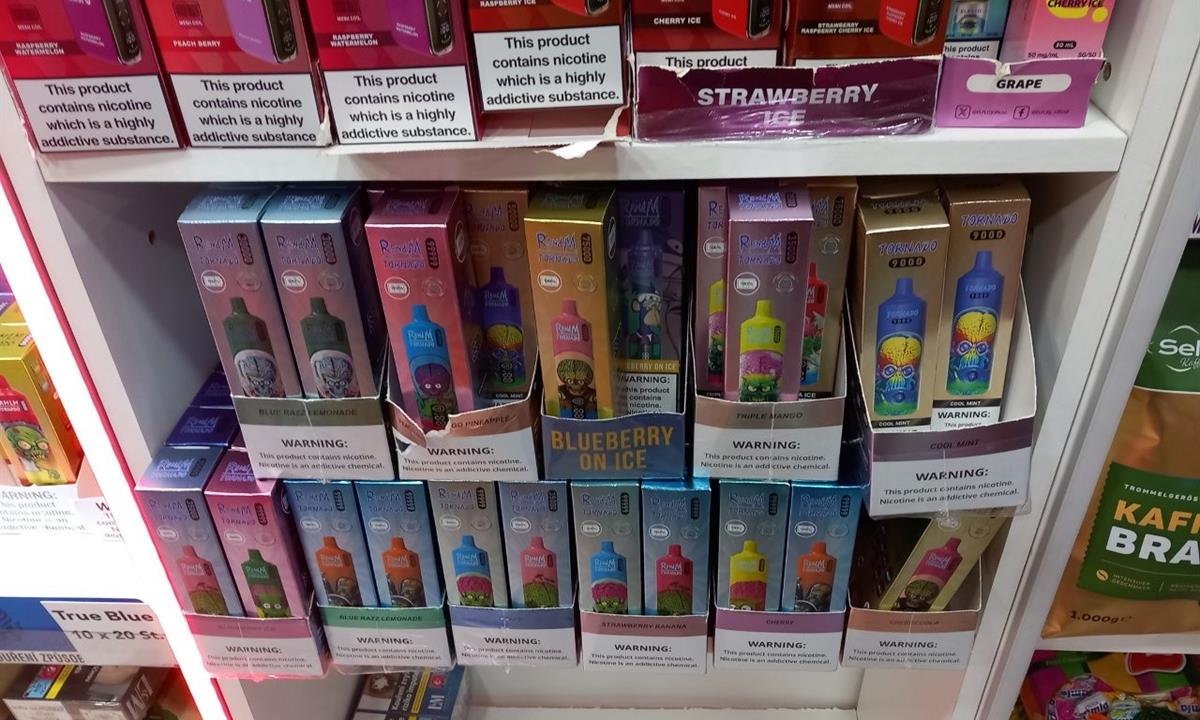 Celníci zadrželi v jeden den neznačené cigarety na tržnici i silnici ...